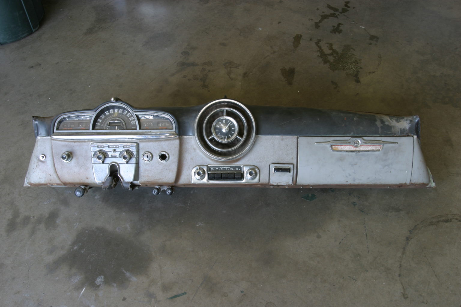 Installing a custom 1952 Pontiac dash in a 1952 Ford F1 pickup truck